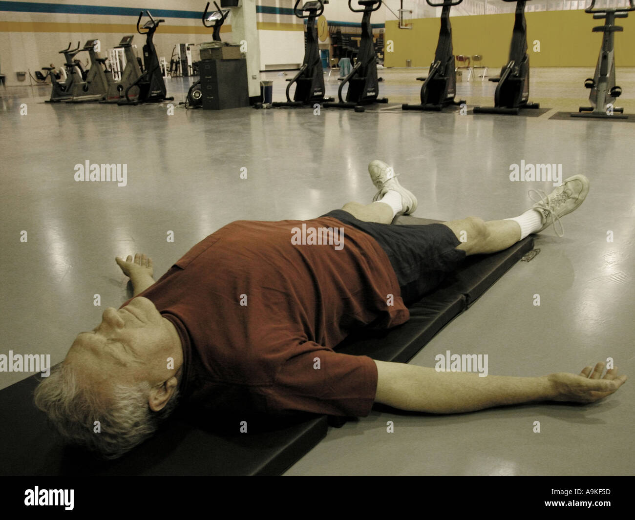 Man stretching arms wide open hi-res stock photography and images - Alamy