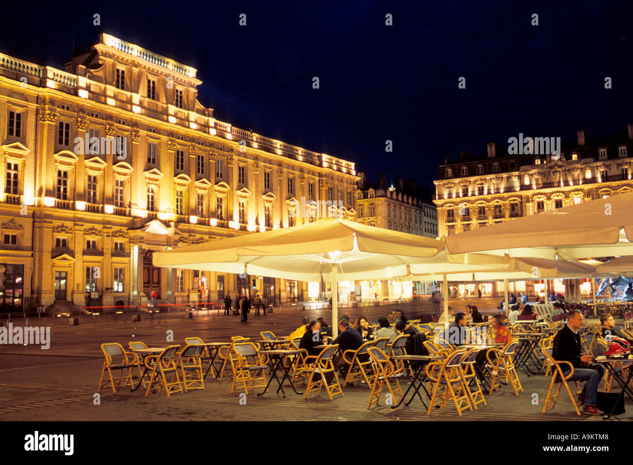 Lyon nightlife hi-res stock photography and images - Alamy