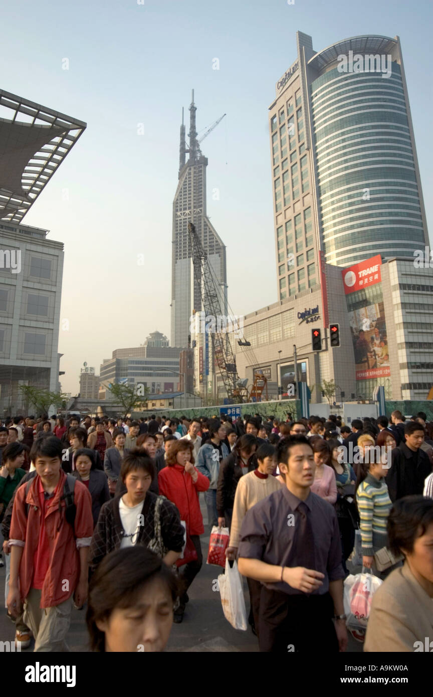 RUSH HOUR AT PEOPLE S SQUARE SHANGHAI CHINA Stock Photo - Alamy