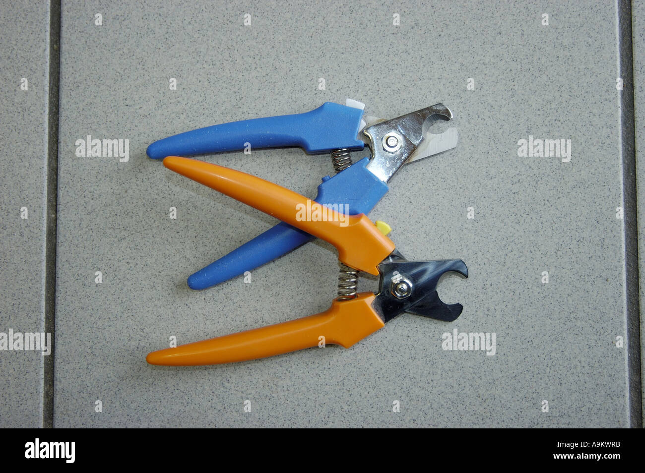 Pair of claws hi-res stock photography and images - Alamy