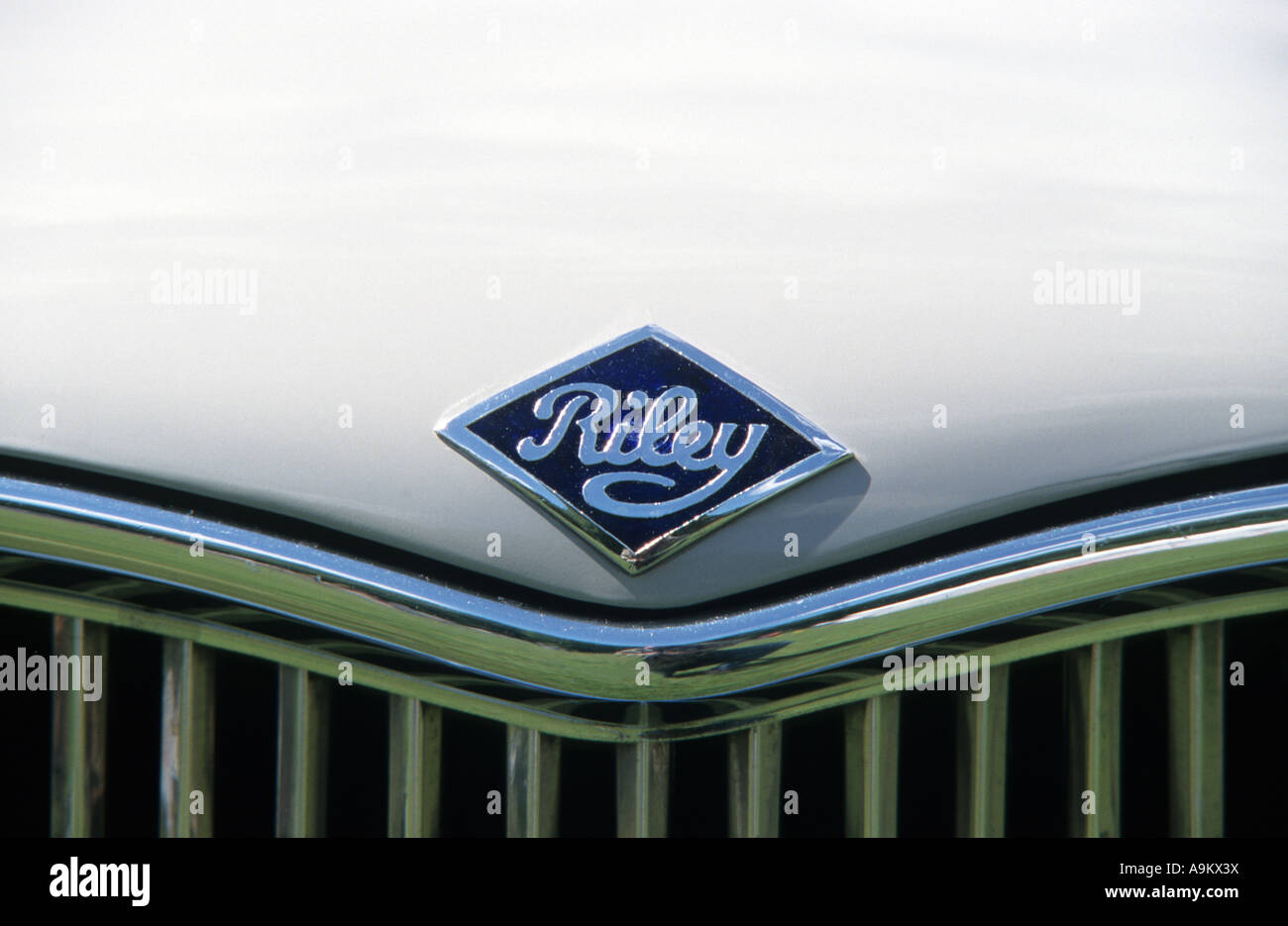 Riley logo badge classic car hi-res stock photography and images - Alamy