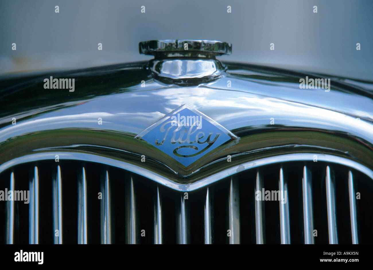 Riley logo badge classic car hi-res stock photography and images - Alamy