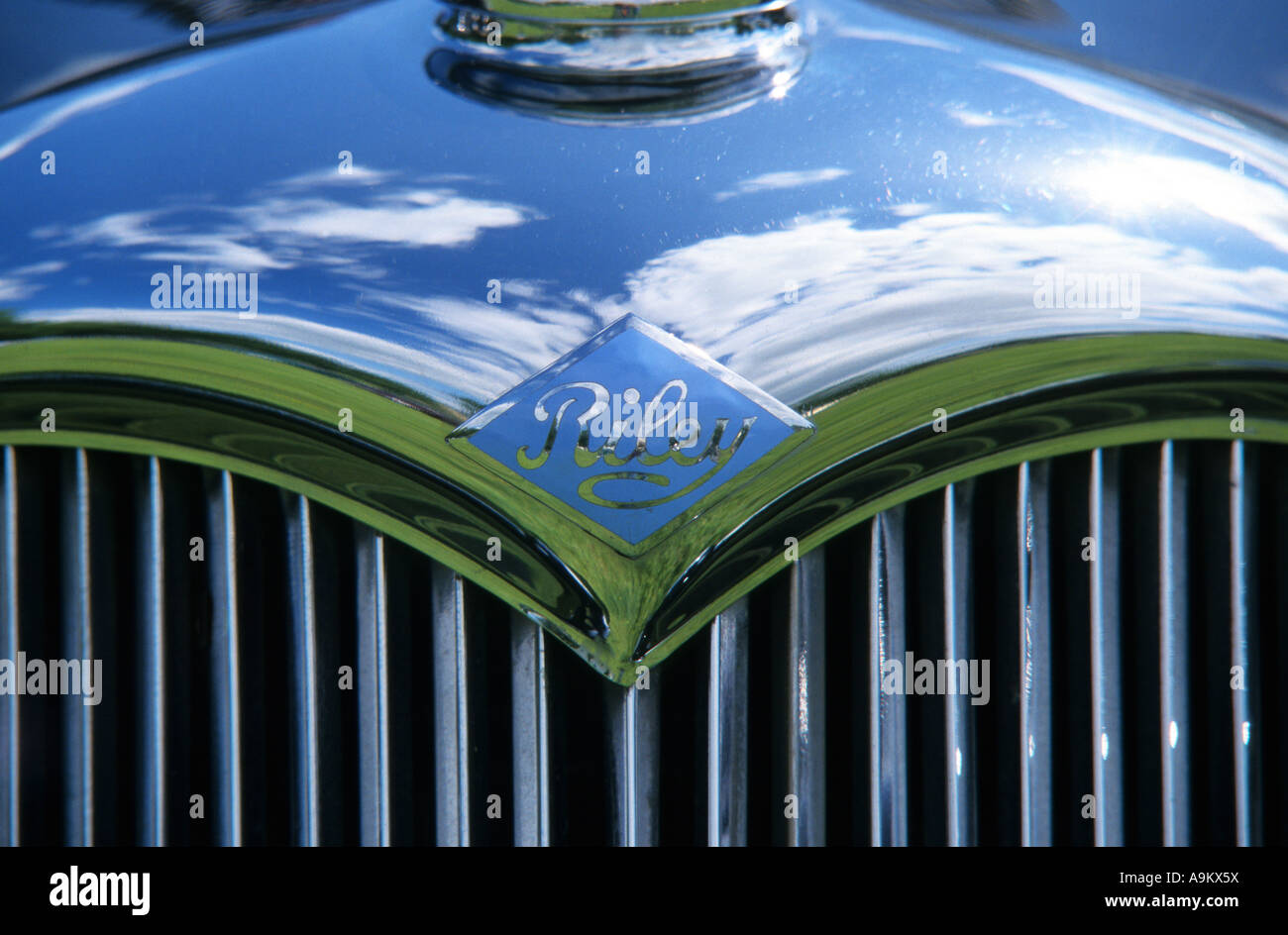 Riley logo badge classic car hi-res stock photography and images - Alamy