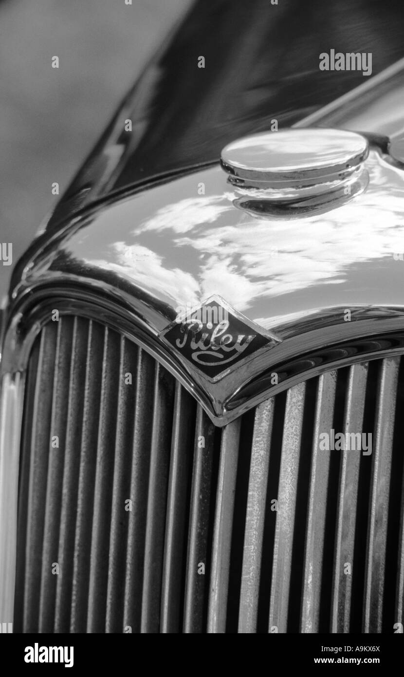 Riley logo badge classic car hi-res stock photography and images - Alamy
