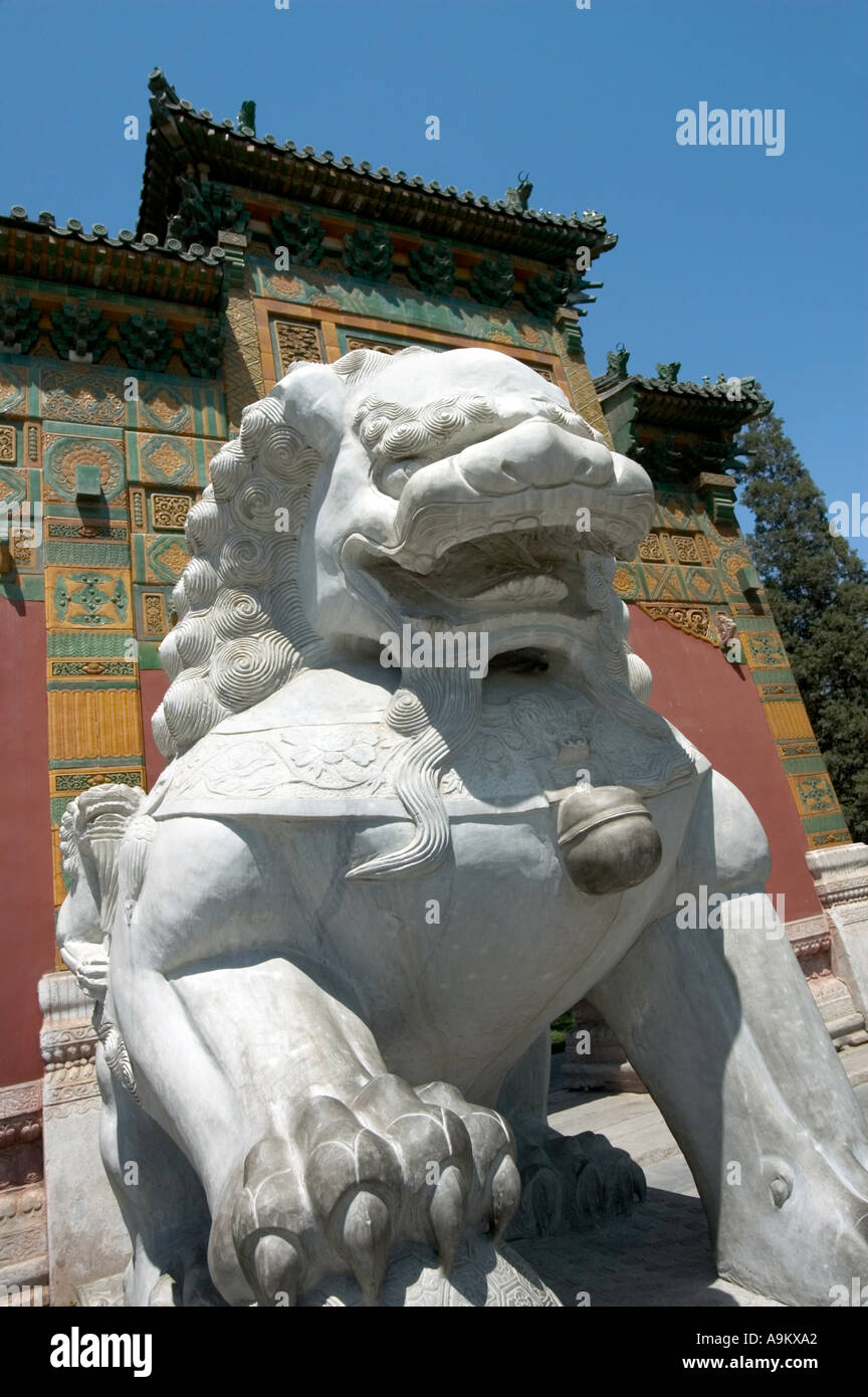 TIGER STATUE IN FRONT OF ENTRANCE TO XITIAN FANJING TEMPLE IN BEIHAI ...