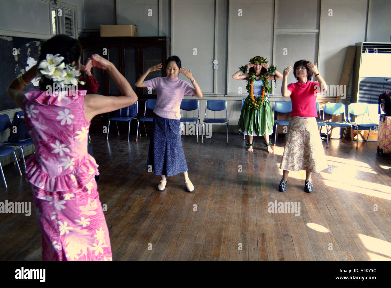 Hawaiian dance class at Risei School Kyoto Japan October 2004 Stock ...