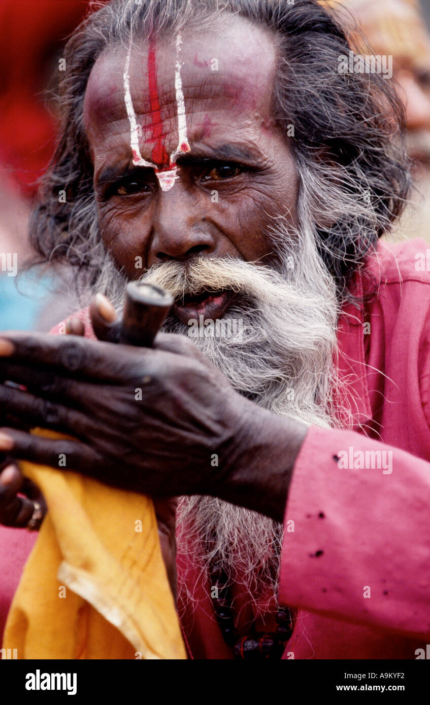 Nepal marijuana smoking hi-res stock photography and images - Alamy