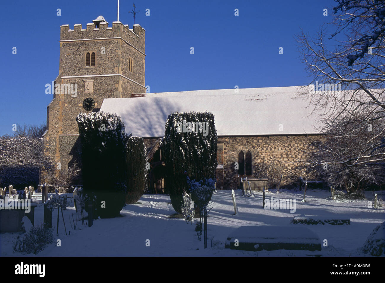 Cookham Berkshire England Holy Trinity church in snow Stock Photo - Alamy