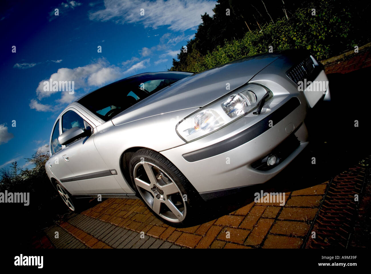volvo s60R car sports saloon four wheel drive powerful fast sweden ...