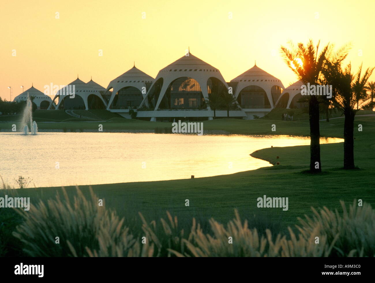 Golfer emirates golf club dubai hi-res stock photography and images - Alamy
