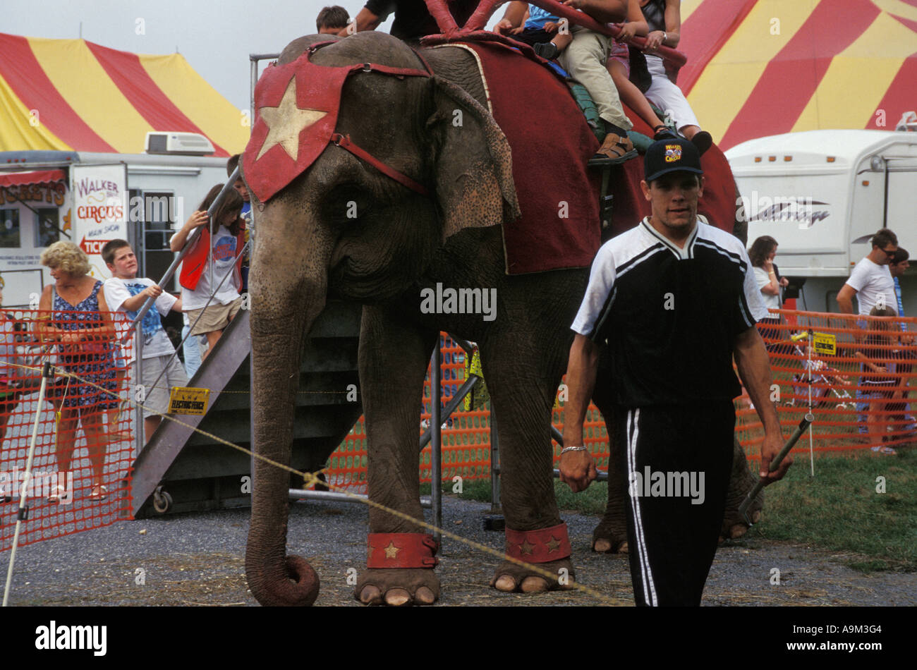 Asian clown characters hi-res stock photography and images - Alamy