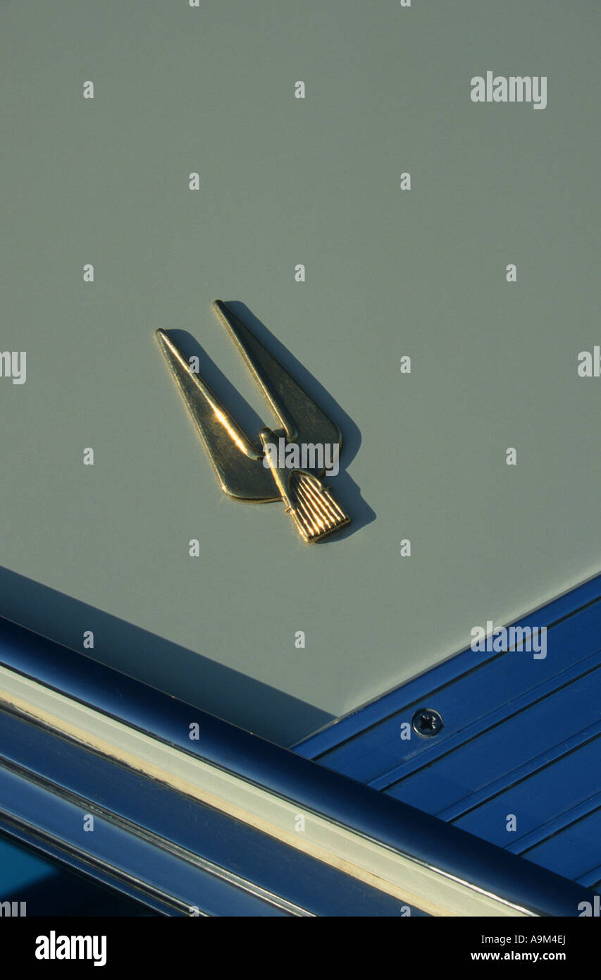 Hawk logos hi-res stock photography and images - Alamy