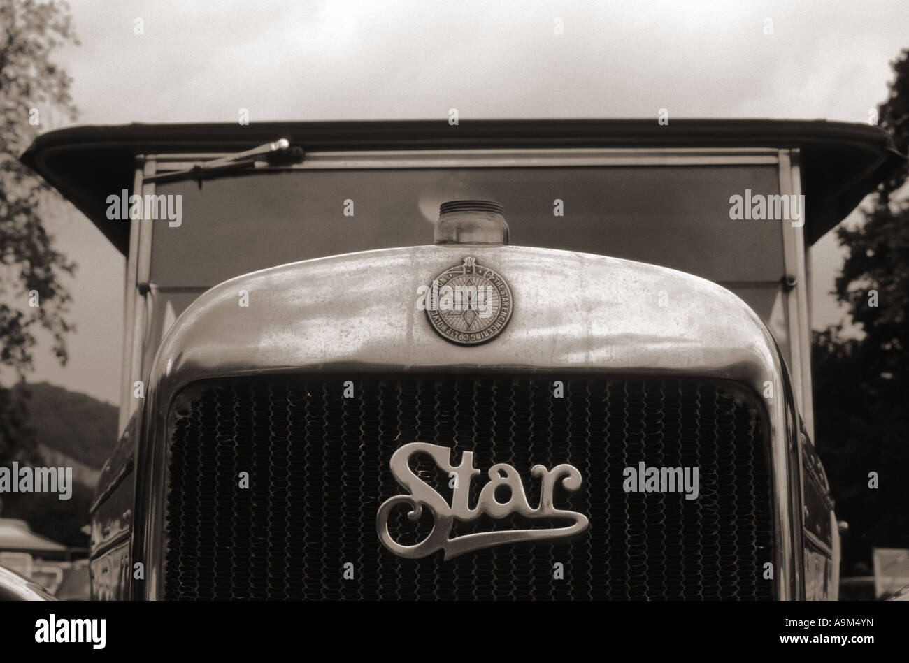 Star motor company hi-res stock photography and images - Alamy