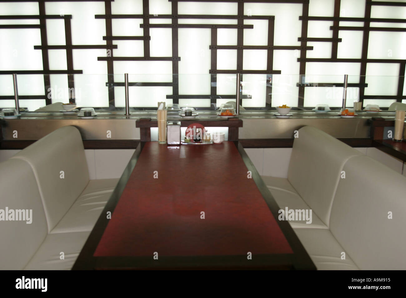 Japanese restaurant interior uk hi-res stock photography and images - Alamy