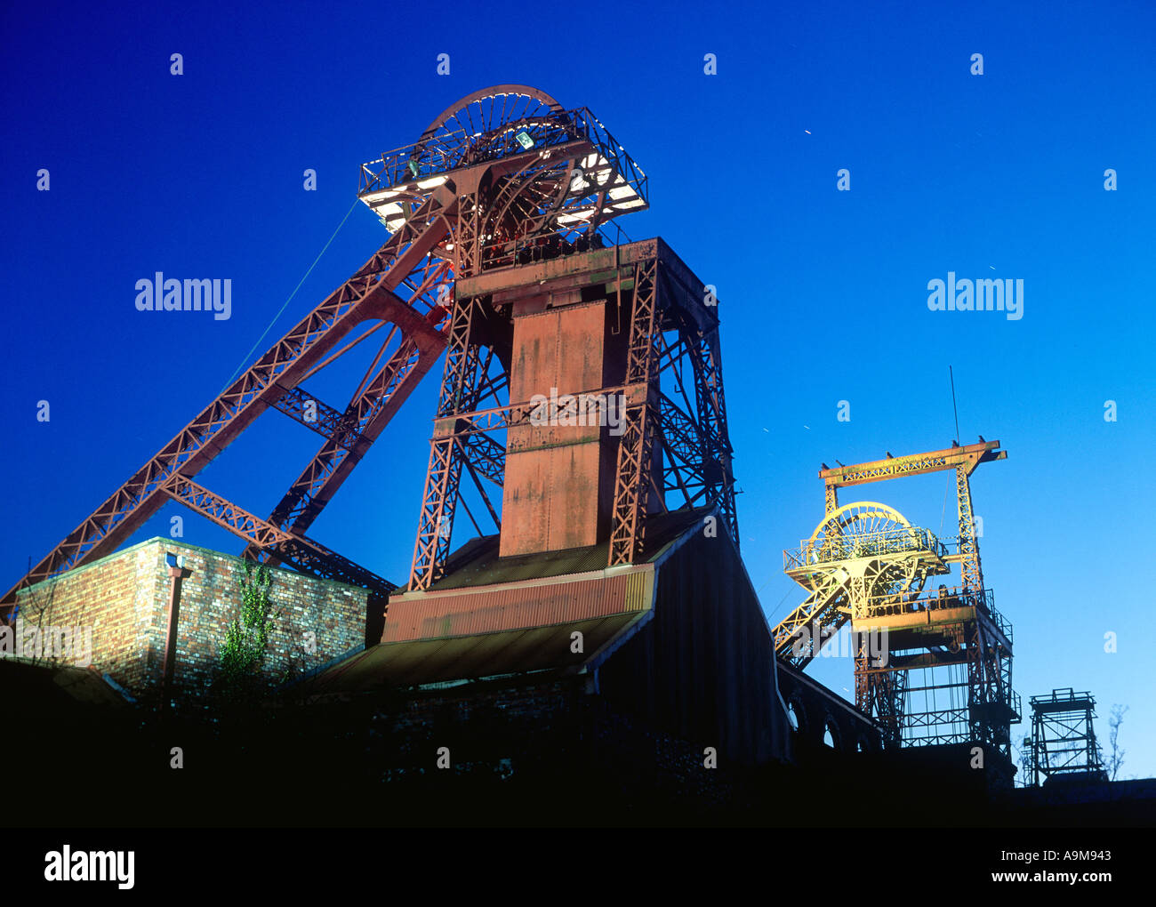 Rhondda heritage park mining museum hi-res stock photography and images ...
