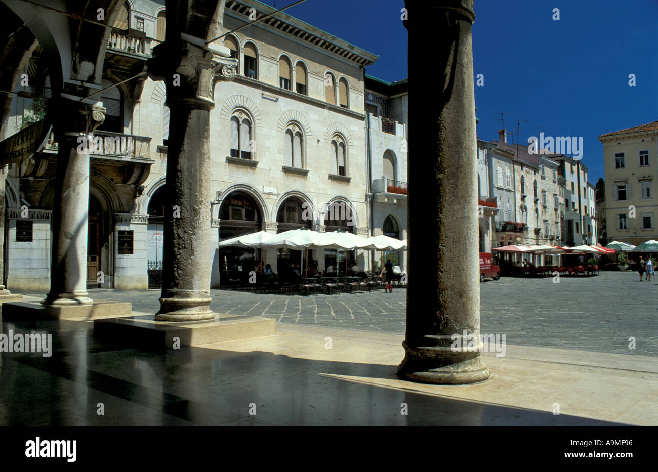 Open air cafe in palace square hi-res stock photography and images - Alamy