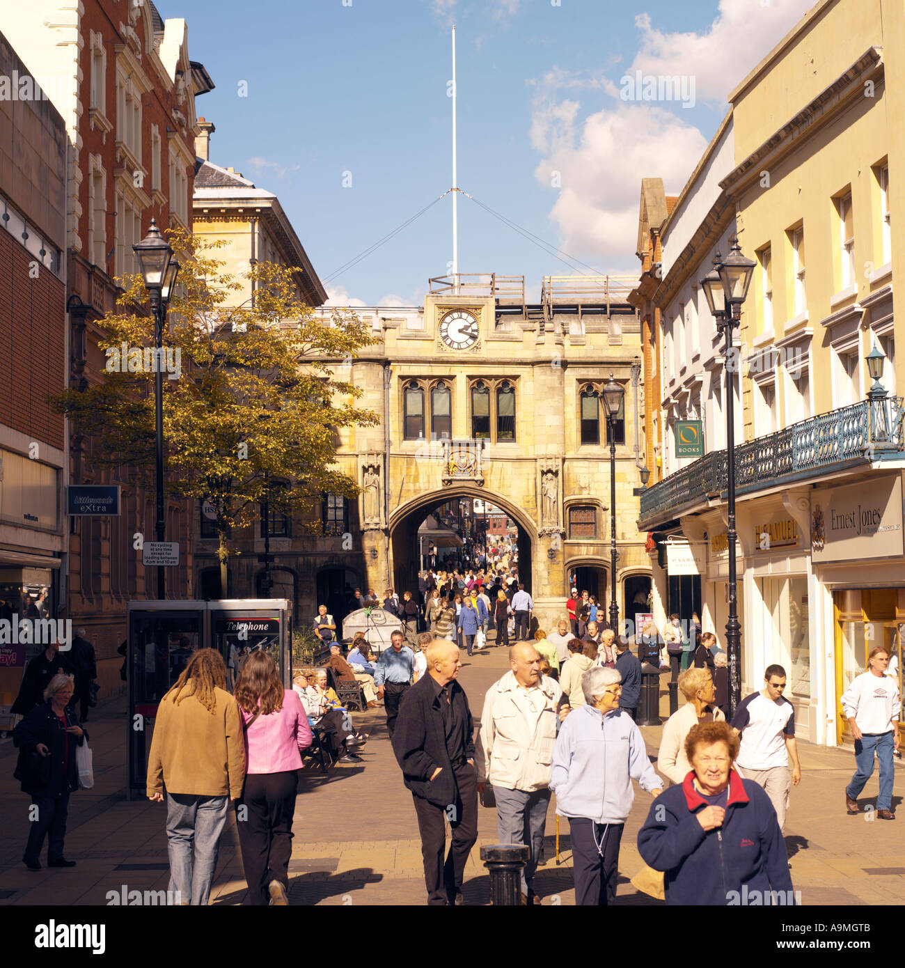 Lincoln stonebow guildhall high street hi-res stock photography and ...