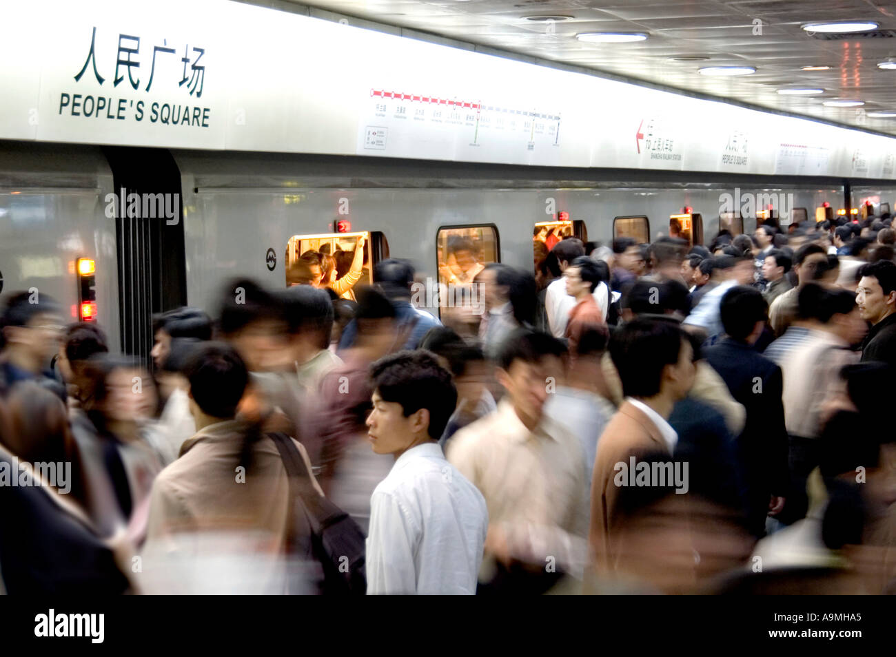 PEOPLE IN OVERCROWDED UNDERGROUND STATION DURING RUSH HOUR PEOPLE S ...