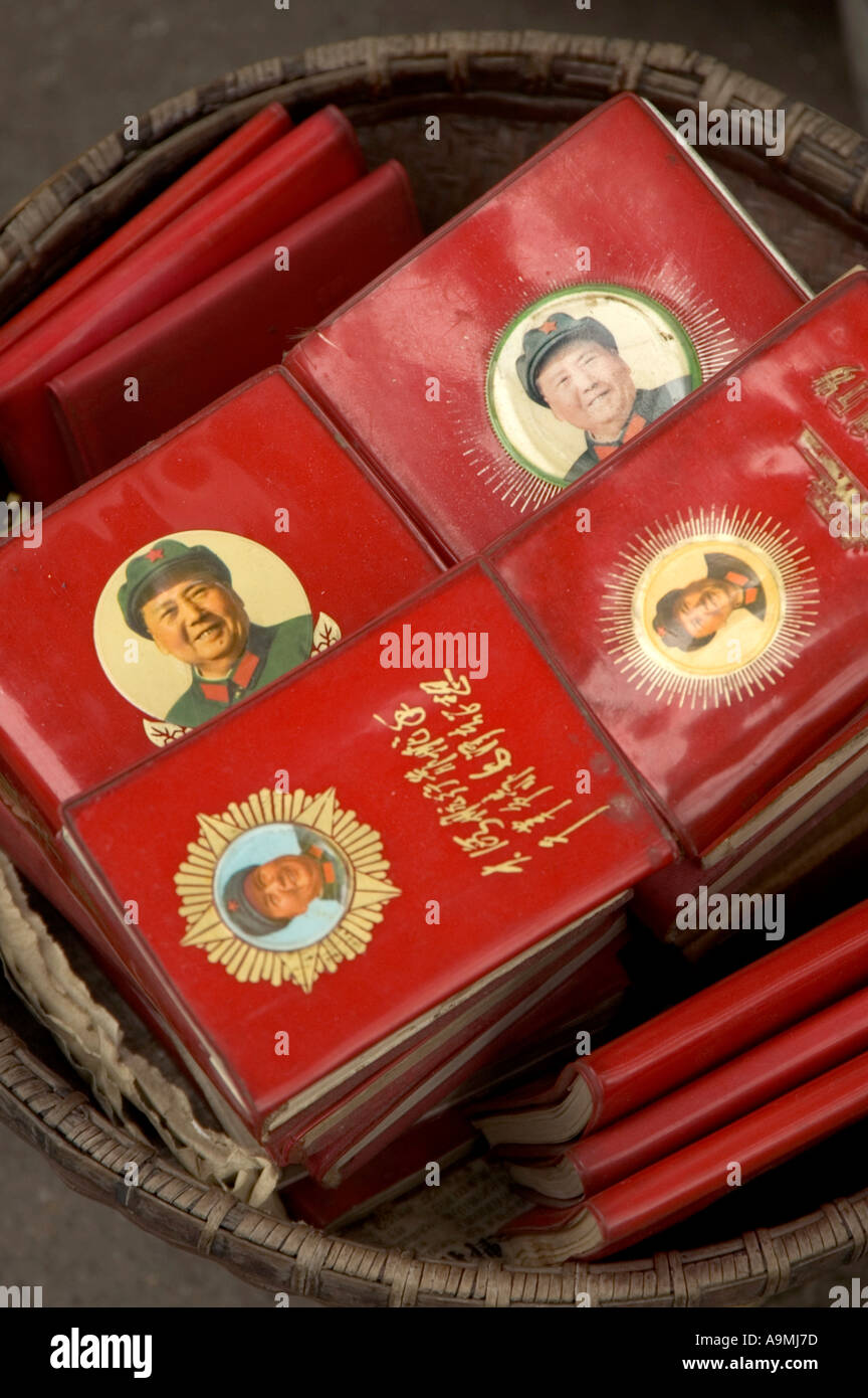 MAOIST MEMORABILIA LITTLE RED BOOK BY CHAIRMAN MOA ZEDONG FOR SALE IN ...