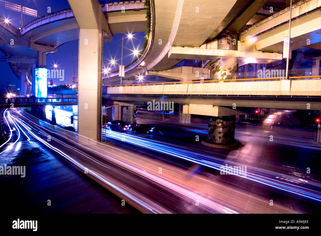 FOUR TIERED HIGHWAY JUCTION IN CENTRAL SHANGHAI CHINA Stock Photo - Alamy