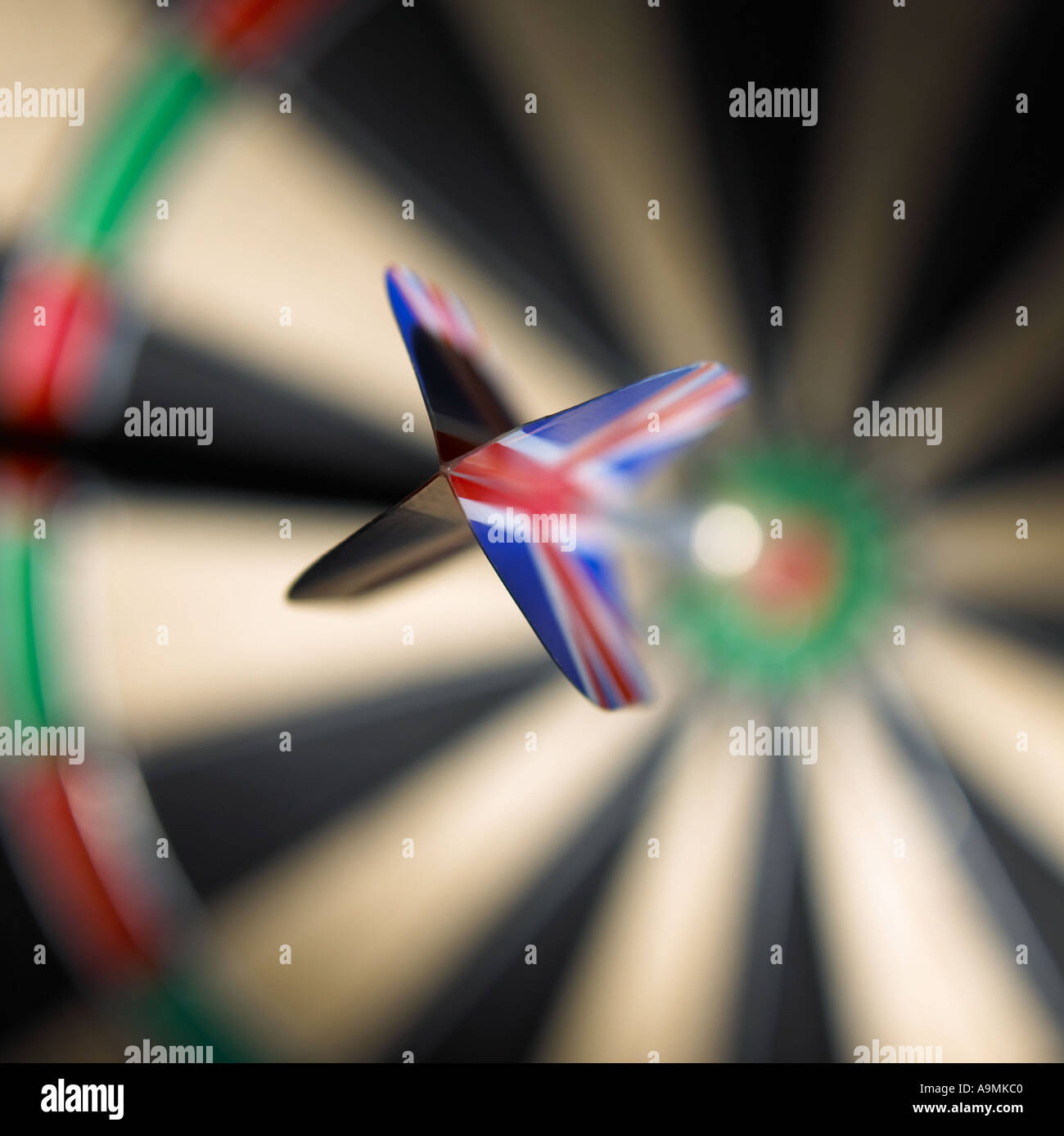 Red white and blue bulls eye hi-res stock photography and images - Alamy