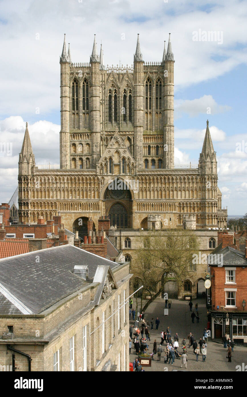 West front of lincoln cathedral hi-res stock photography and images - Alamy