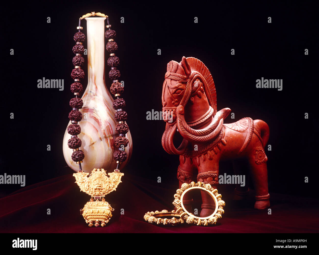 TRADITIONAL GOLD ORNAMENTS Stock Photo - Alamy