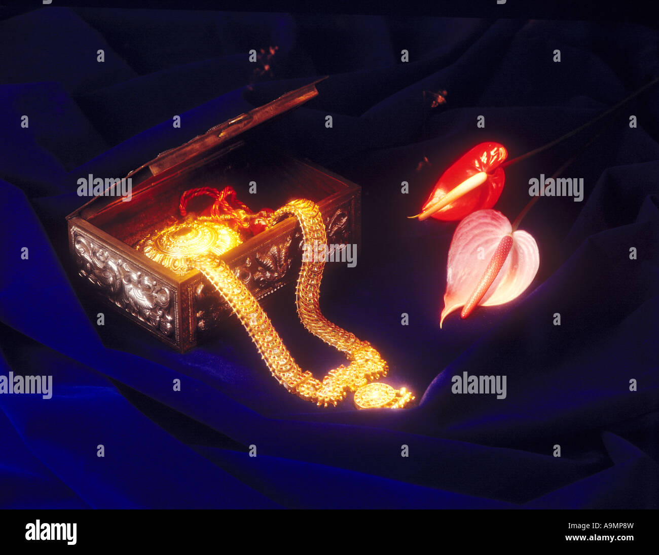 TRADITIONAL GOLD ORNAMENTS Stock Photo - Alamy