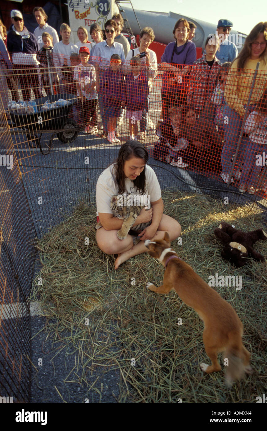 Clyde Beatty Cole Brothers Bros. Circus largest traveling show under ...