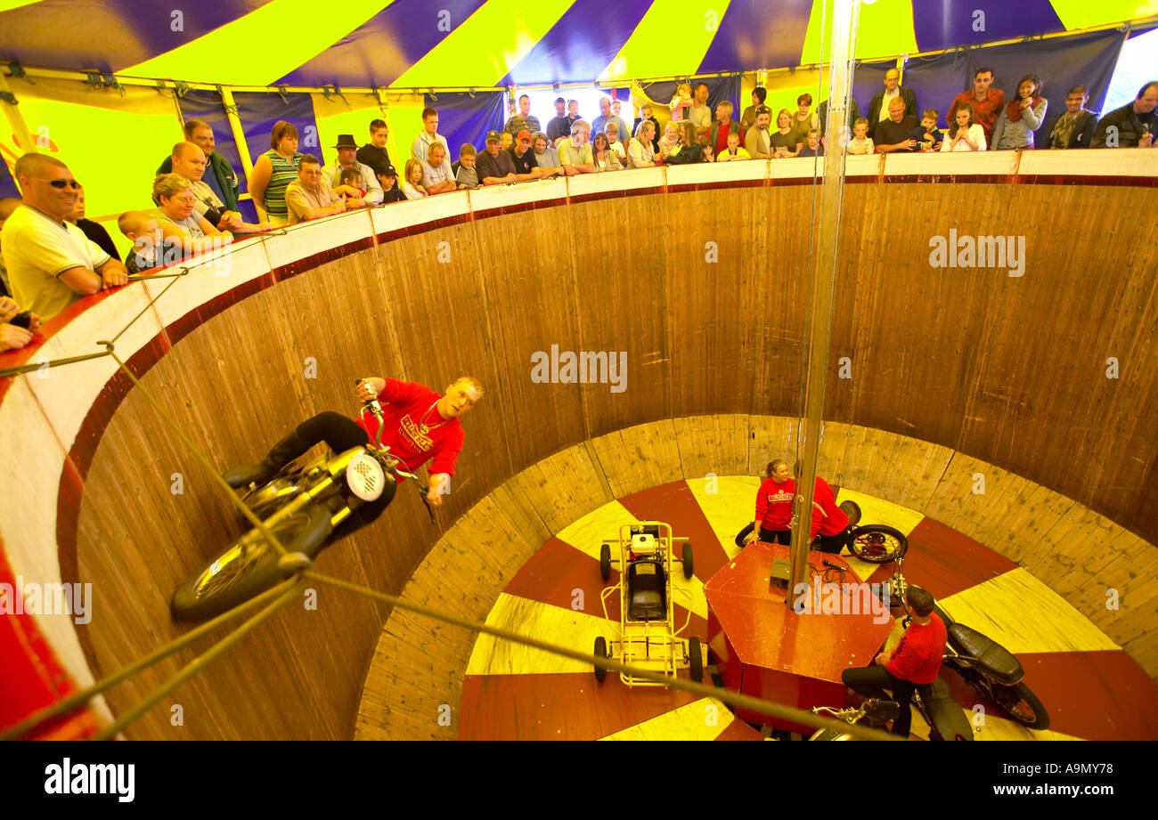 wall of death circus act Stock Photo - Alamy