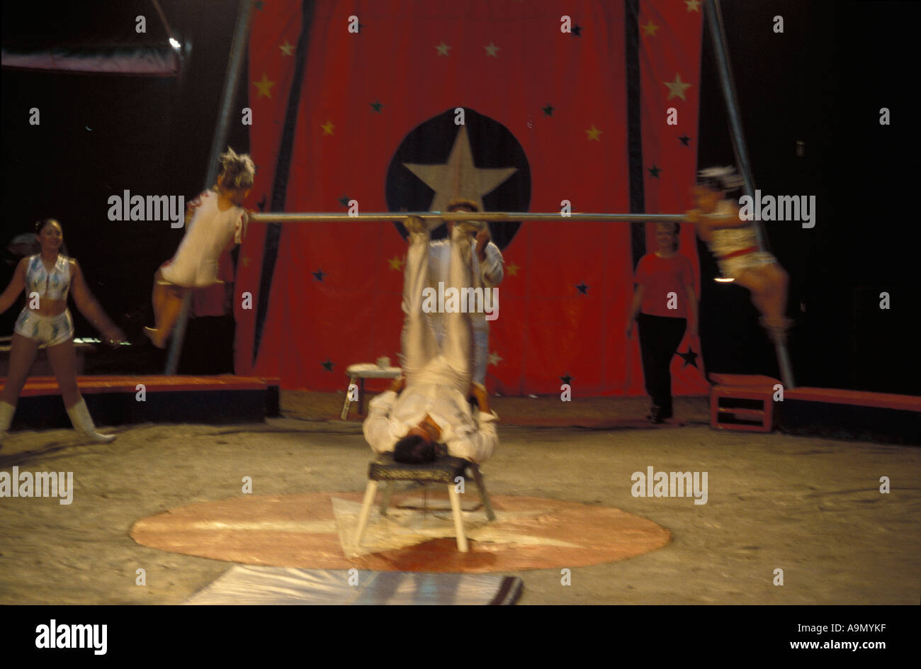 Bentley Bros. Brothers circus acrobat acrobatic family perform Stock ...