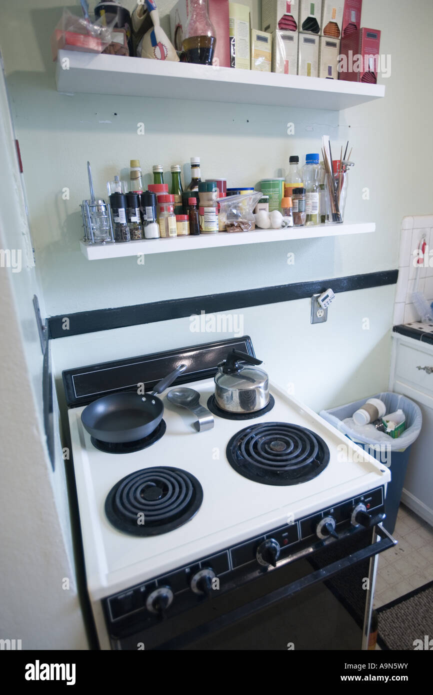 View of kitchen stove Stock Photo - Alamy