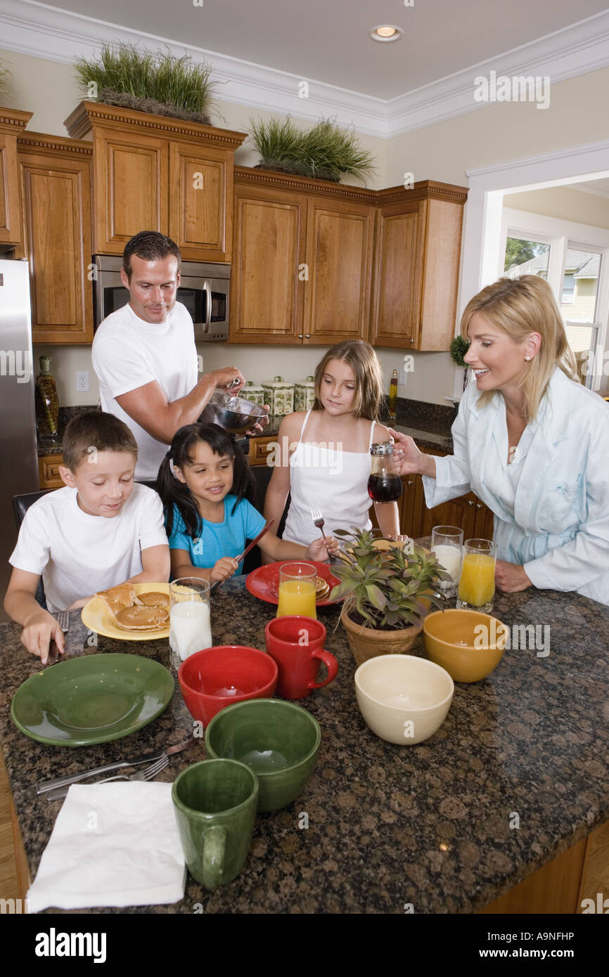 Husband wife in kitchen kids hi-res stock photography and images - Alamy