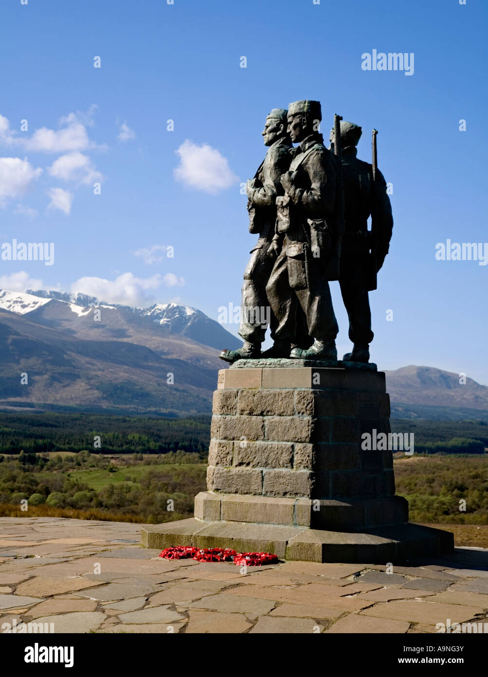 Royal marine commando memorial hi-res stock photography and images - Alamy