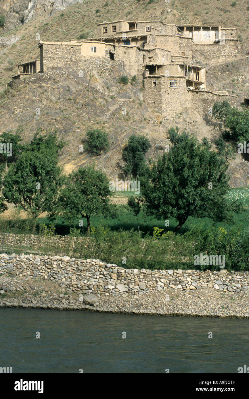 Afghanistan, Province Parwan, Basic houses built in the mountainside ...