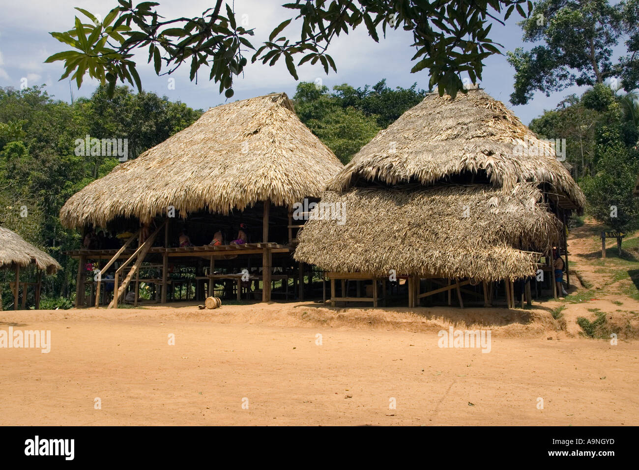 Embera village hi-res stock photography and images - Alamy