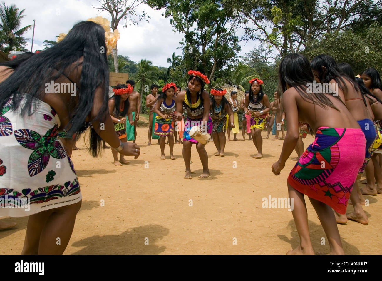 Embera village hi-res stock photography and images - Alamy
