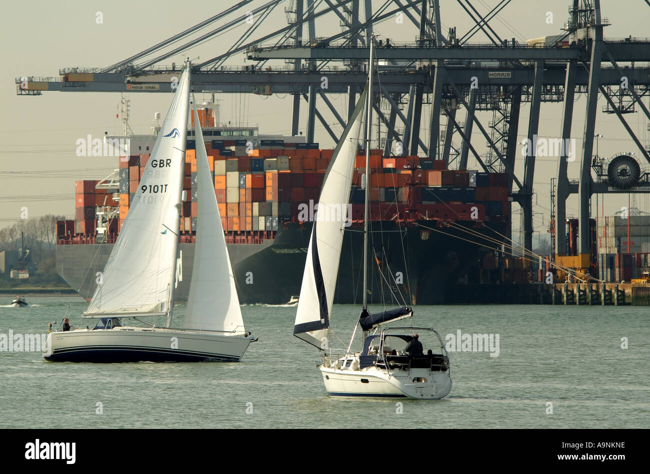 Southampton Container Terminal southern England. SCT unloading ...