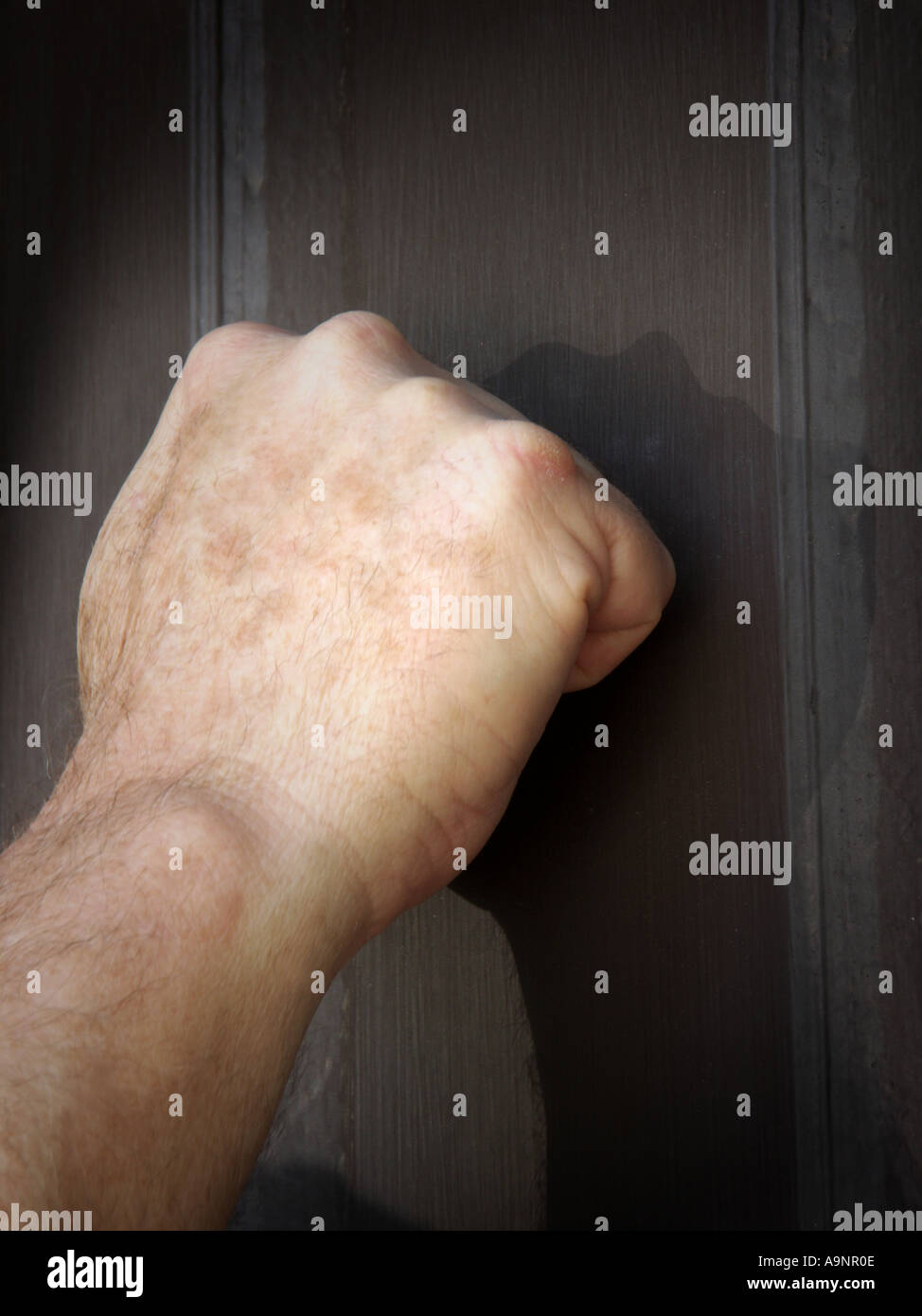 Door knocking hi-res stock photography and images - Alamy