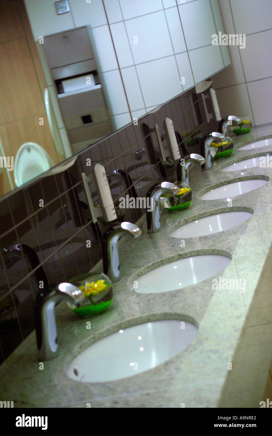 Mens washrooms hi-res stock photography and images - Alamy
