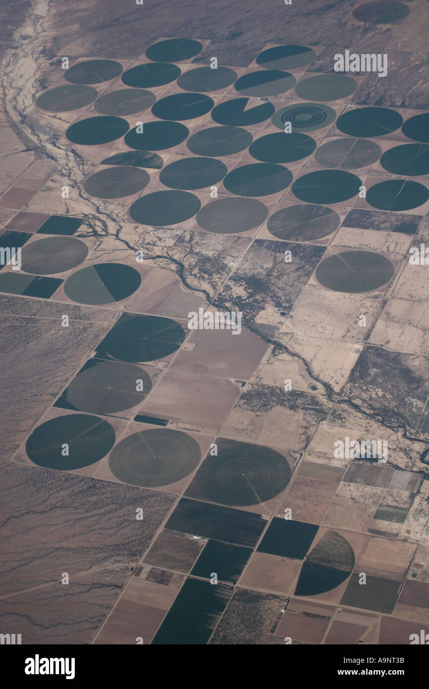 Agriculture irrigation aerial desert hi-res stock photography and ...