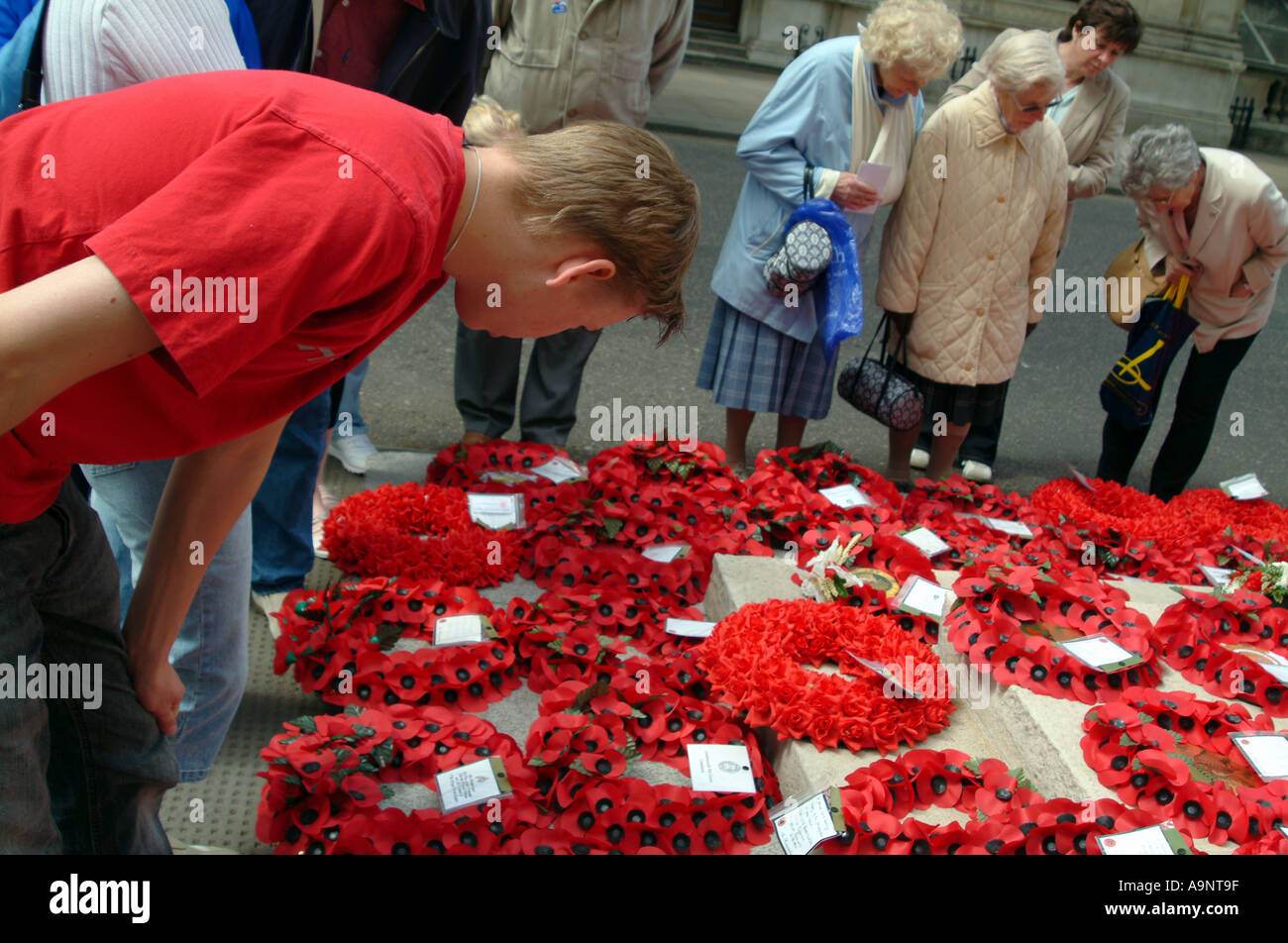 Ve day commemoration hi-res stock photography and images - Alamy