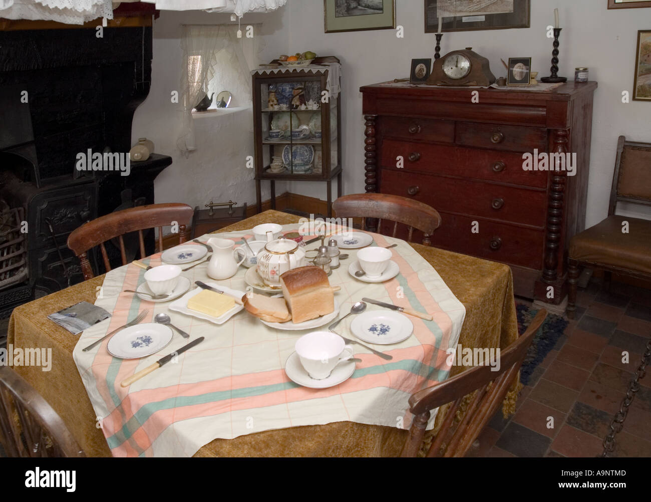 1900s Family Dinner High Resolution Stock Photography and Images - Alamy