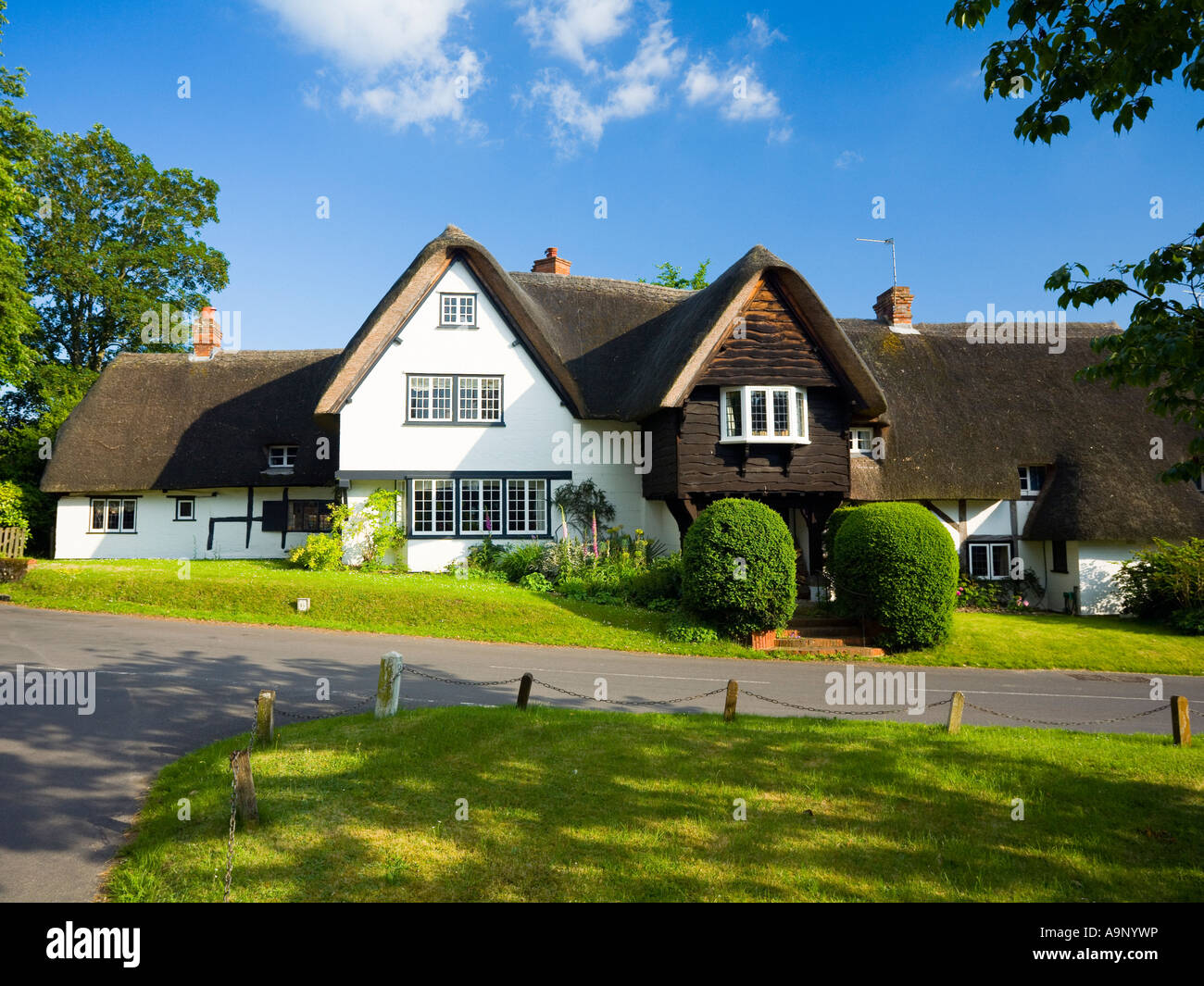 Chilbolton village triangle Hampshire UK Stock Photo - Alamy