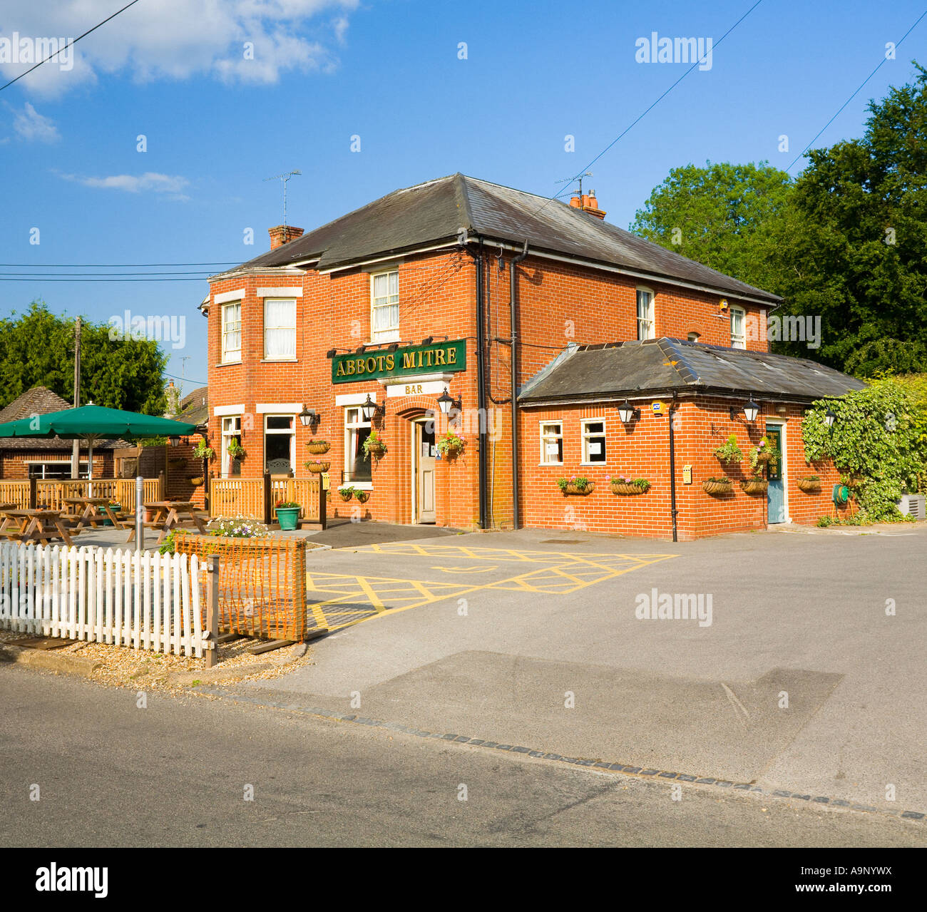 The mitre pub hi-res stock photography and images - Alamy