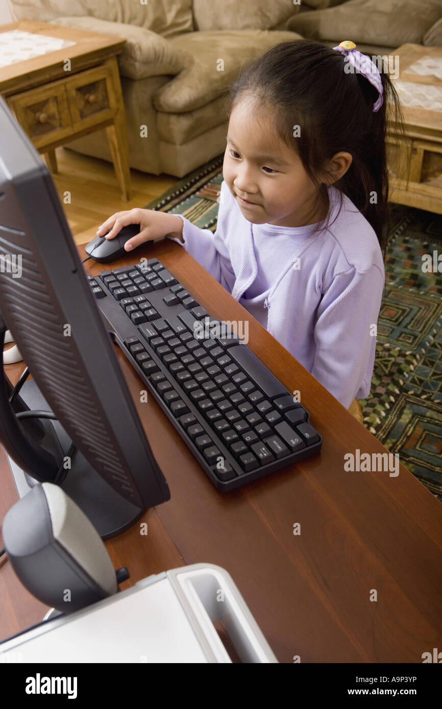 Person operating computer mouse hi-res stock photography and images - Alamy