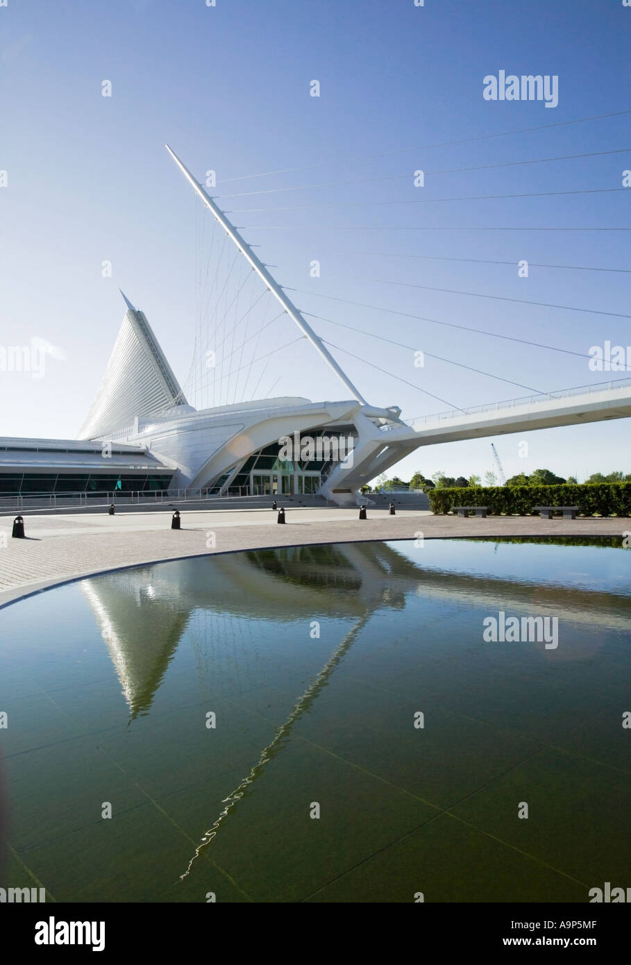 Santiago calatrava milwaukee art museum hi-res stock photography and ...