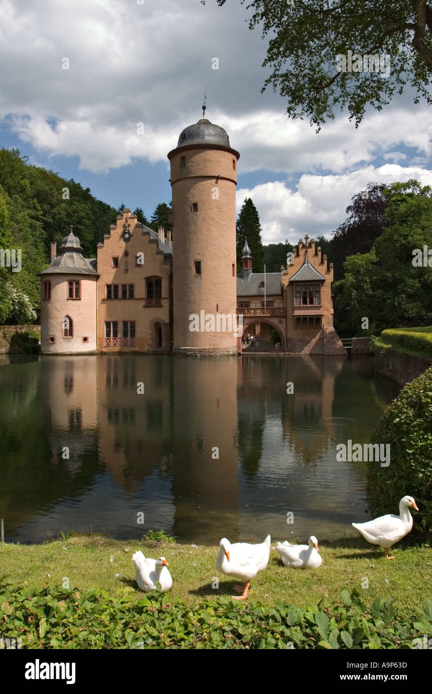 Water castle mespelbrunn hi-res stock photography and images - Alamy