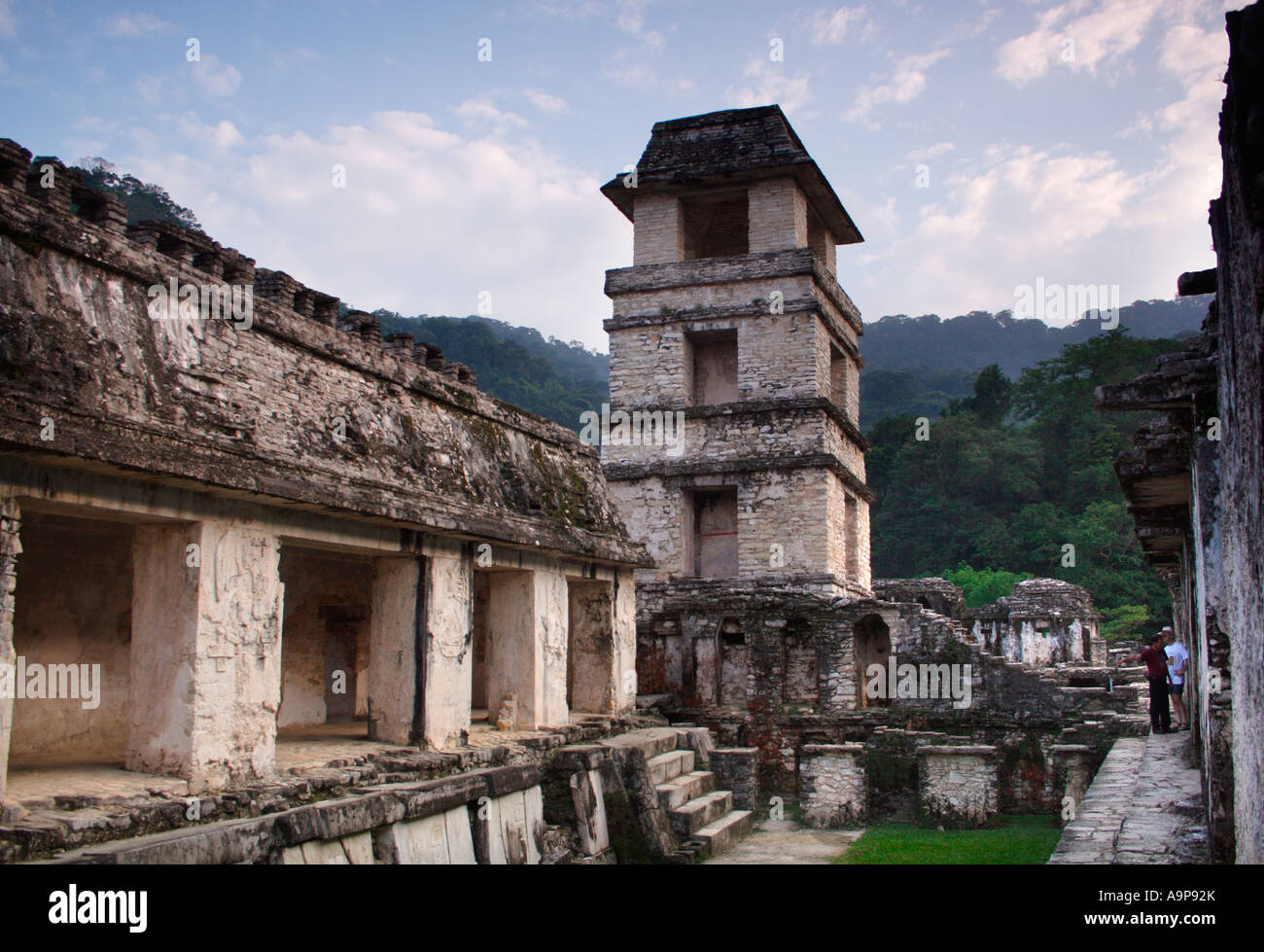 El palacio the palace palenque chiapas maya hi-res stock photography ...