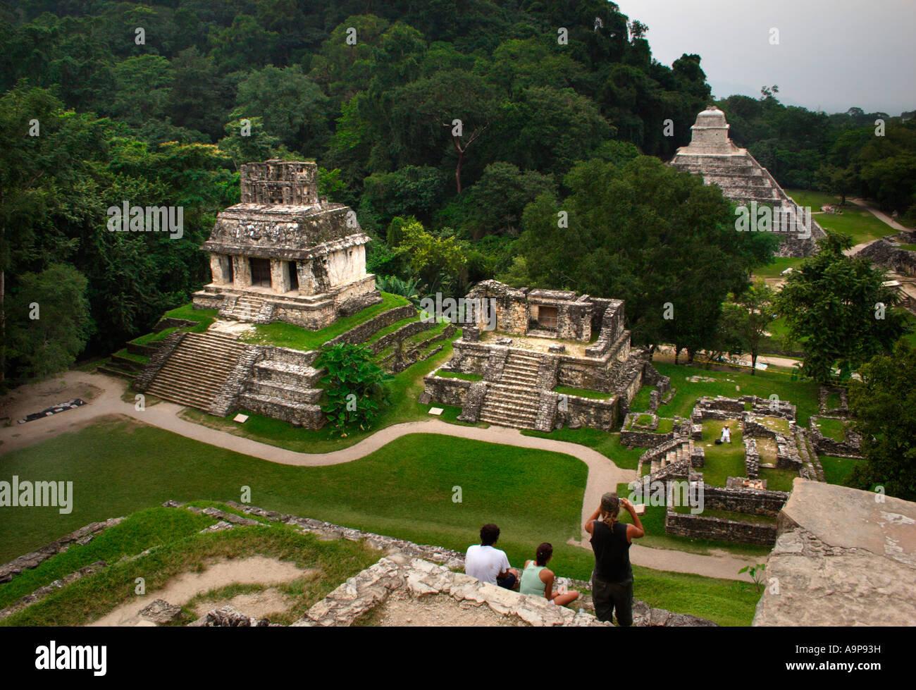 Chiapas group mexico palenque cross hi-res stock photography and images ...